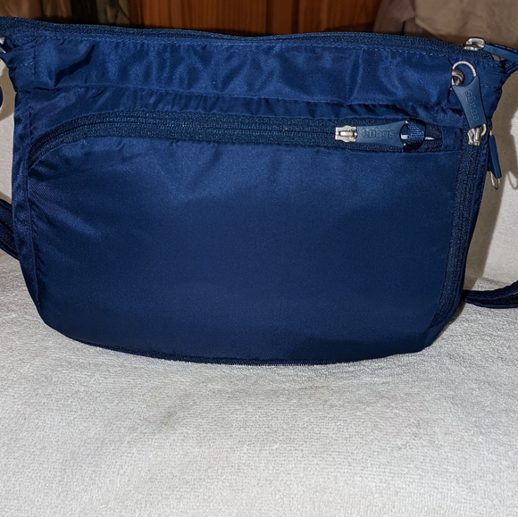 Pac Safe ebags | Bags | Pac Safe E Bags Anti Theft Technology Crossbody ...